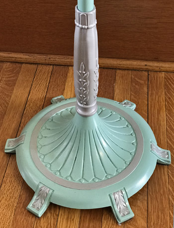 B-270 floor lamp