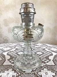 undocumented Washington drape bell stem aladdin lamp from 1941